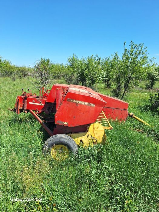 Presa de baloti New Holland 276 Craiova • OLX.ro