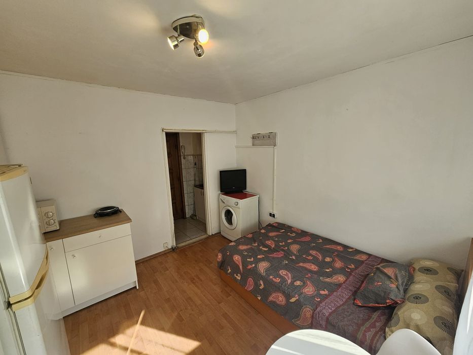 Garsoniera nou mobilata / camera extra depozitare / Calea Buziasului ...