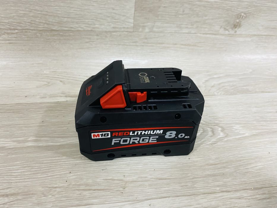 Baterie Milwaukee M18 FB8 Forge 8ah Targu Jiu • OLX.ro