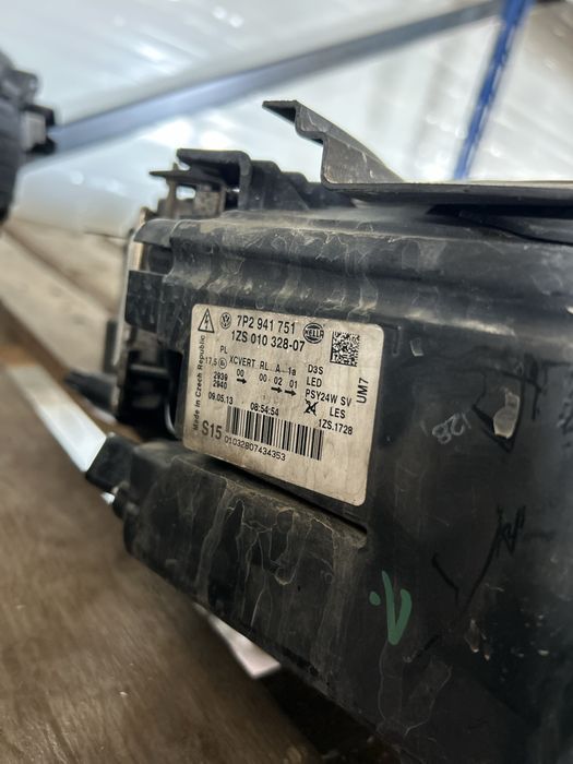 Set faruri/ Far stanga/ Far dreapta LED Bi-Xenon Volkswagen Touareg 7P ...