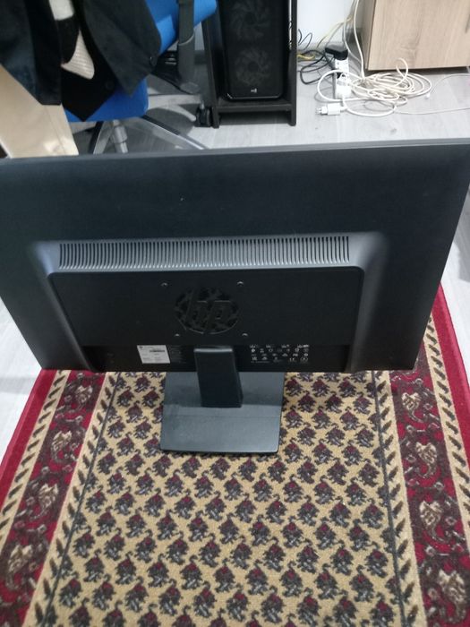 Monitor HP LCD 27o Rosu • OLX.ro