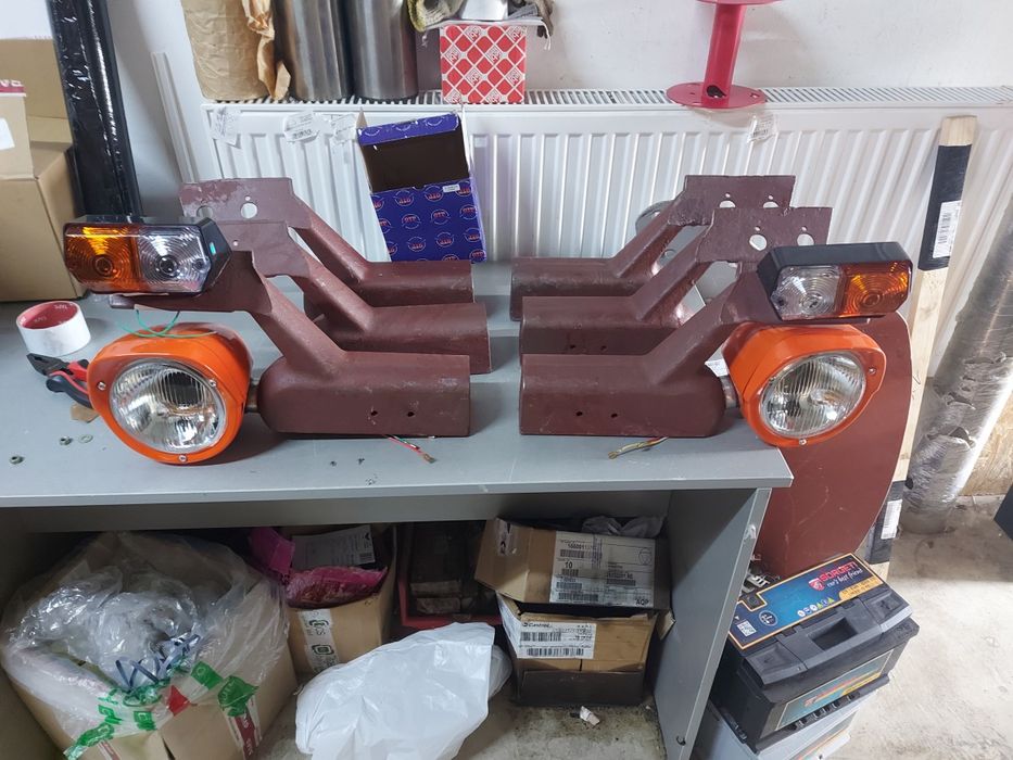 Suport cu far și semnalizare tractor u650 Bacau • OLX.ro