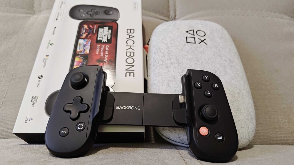 Backbone One (2nd Gen) Type-C гейминг контролер + калъф (гаранция) гр ...