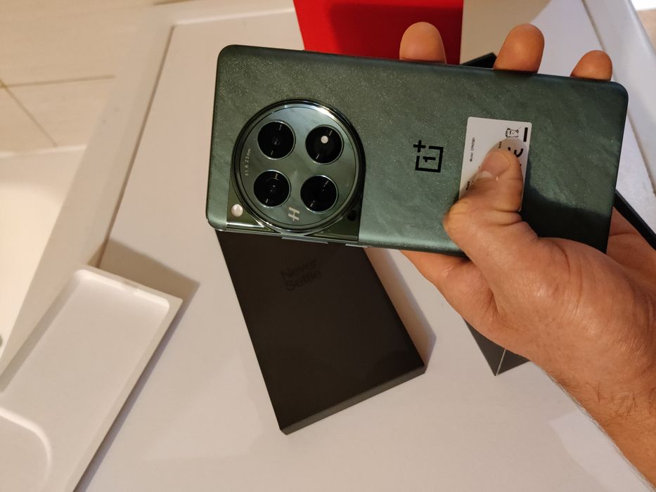 Oneplus 12 16gb+12/512 GB nou/ am făcut update oneplus 13 Bucuresti ...