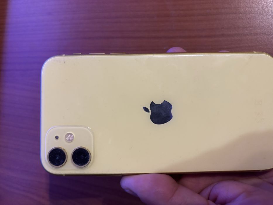 Iphone 11 galben de vanzare Sibiu • OLX.ro