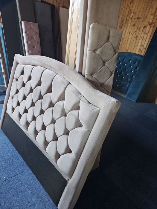 Paturi tapitate disponibile Suceava • OLX.ro