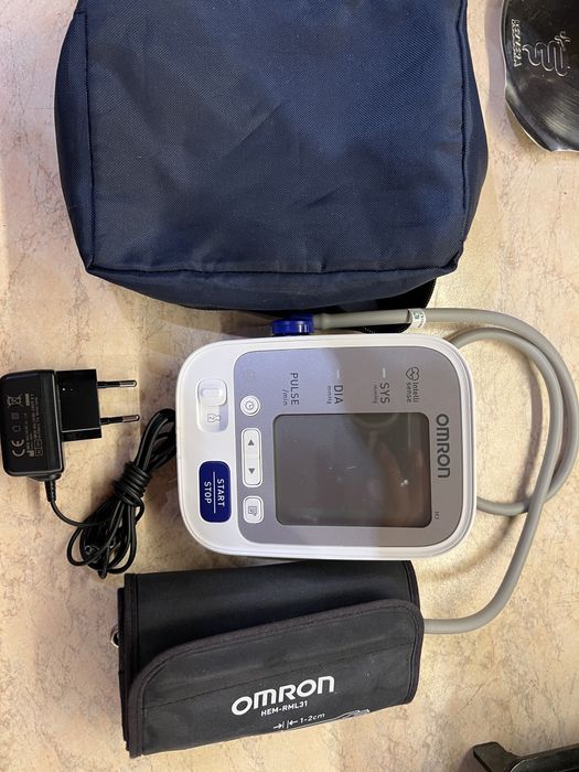 Продавам автоматичен апарат за измерване на кръвно налягане Omron M3 гр София Люлин 5 • Olx Bg