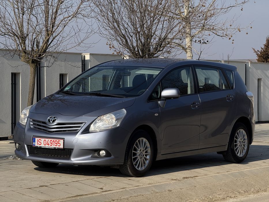 Toyota Verso Avensis - 7 locuri - Perfecta pentru familie! Iasi • OLX.ro