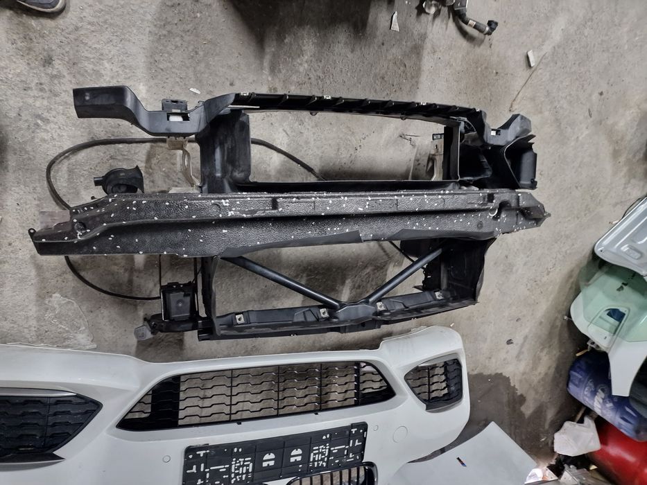 Fata completa bara M capota trager far aripa bmw f20 f21 4.0i Lci Francesti-Coasta • OLX.ro