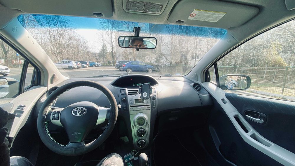 Toyota Yaris 2 1.4 4D4 90cp climatronic, keyless entry/go Bucuresti ...