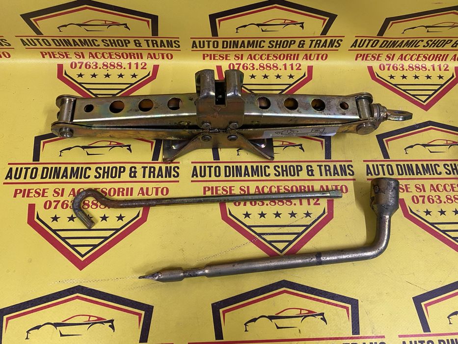 Cric auto original Volvo V40 S40 99-04 cod produs OEM 30856182 ...