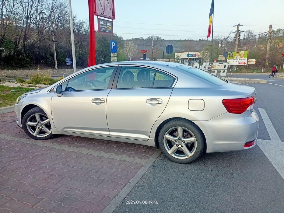 Toyota Avensis 2013 Berca • OLX.ro