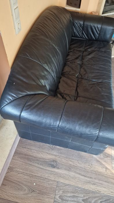 Vand canapea din piele, neagra Targu-Mures • OLX.ro
