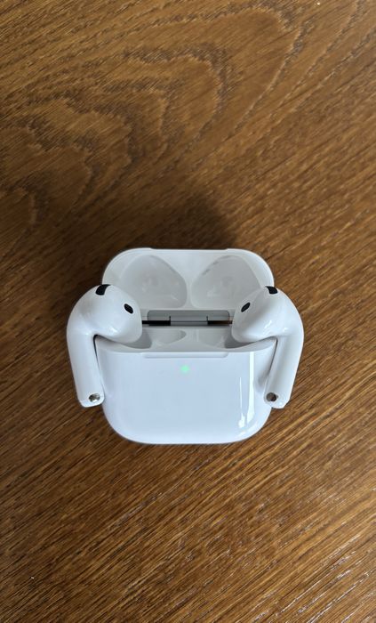 Airpods 4 (гаранционни) гр. Варна Младост 1 • OLX.bg