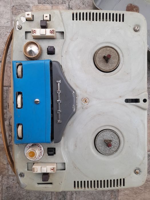 Magnetofon tesla Cumpana • OLX.ro