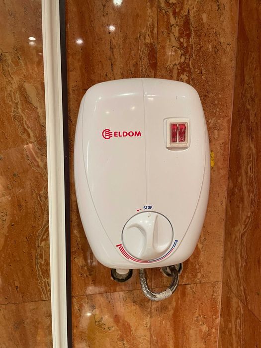 Проточен бойлер Eldom β7 за баня гр. София Лозенец • OLX.bg