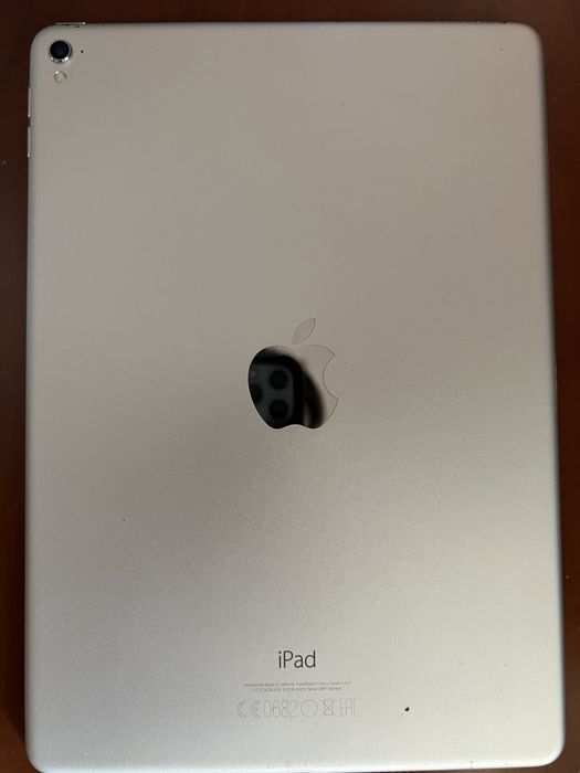 Продавам iPad Pro 32GB Silver 2016 Wi Fi гр. София 7-ми 11-ти километър • OLX.bg