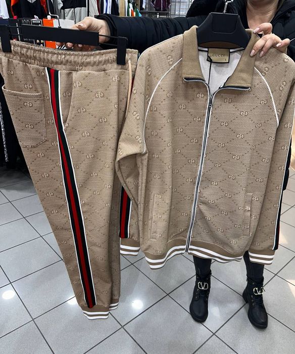Trening Gucci unisex Bucuresti Sectorul 2 • OLX.ro