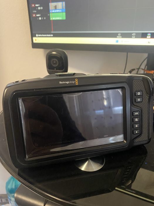 Blackmagic pocket 4k cu obiectiv Sibiu • OLX.ro