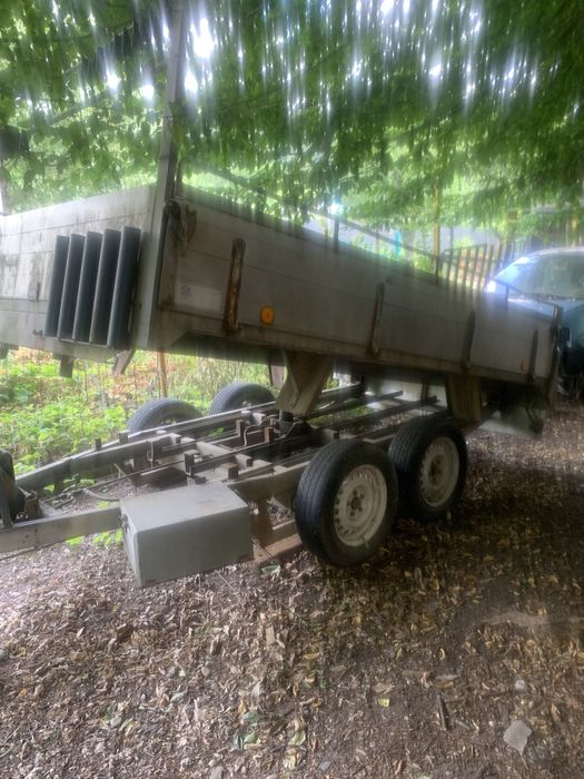 Vand remorca pe doua axe basculanta. Baia Mare • OLX.ro