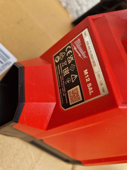 Milwaukee lampa de santier pe acumulatori Maureni • OLX.ro