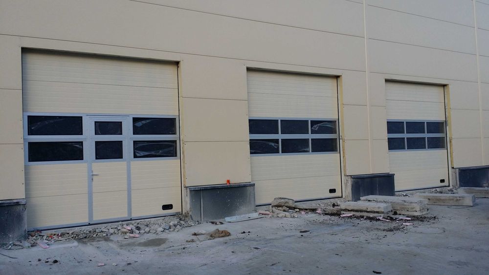 Usi industriale sectionale - Usi de garaj industriale - usi acces hala ...