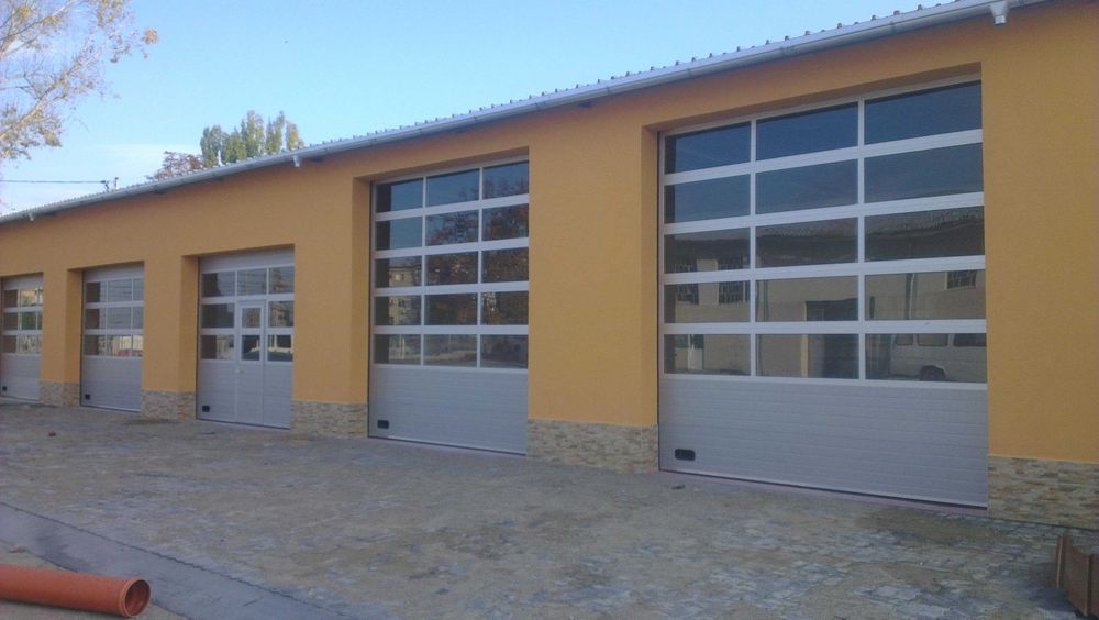 Usi industriale sectionale - Usi de garaj industriale - usi acces hala ...