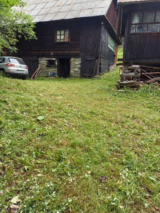 Vanzare casa la munte cu teren generos Scarisoara • OLX.ro