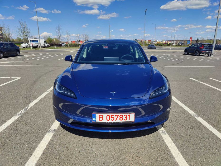 Tesla model 3 highland 2024 SR 27000 km albastru cu interior negru ...