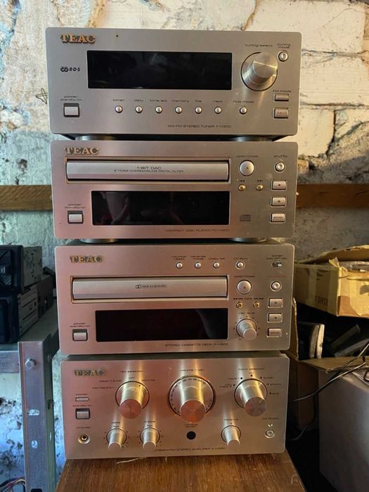 Колекционерска аудиофилска система Teac Reference 300 пълен комплект гр ...