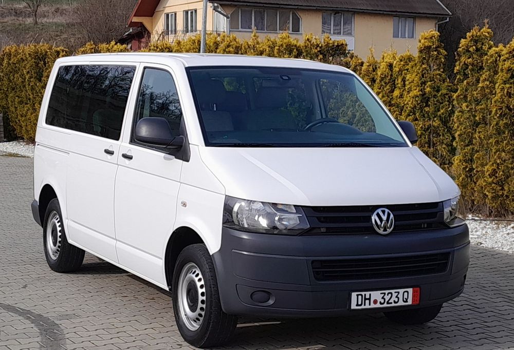 Vw Volkswagen Caravelle t5 Clima spate 8+1 LOCURI transporter Dej • OLX.ro