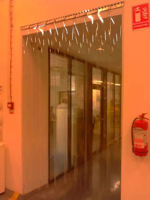 Perdea din fasii PVC modul de L100 x H240 cm transparent temp. normala ...