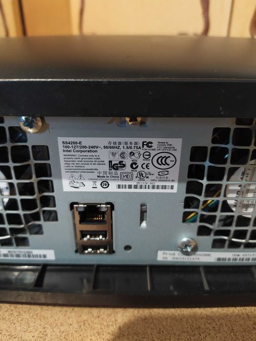 Nas сървър Intel Entry Storage System SS4200 гр. Асеновград • OLX.bg