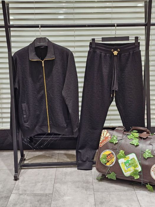 Trening barbat premium Versace Catelu • OLX.ro