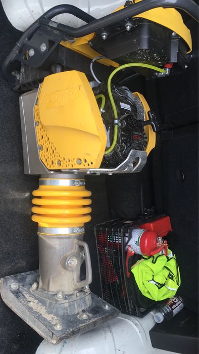 Inchiriez compactor/mai pamant/placa compactoare Bucuresti Sectorul 4 ...