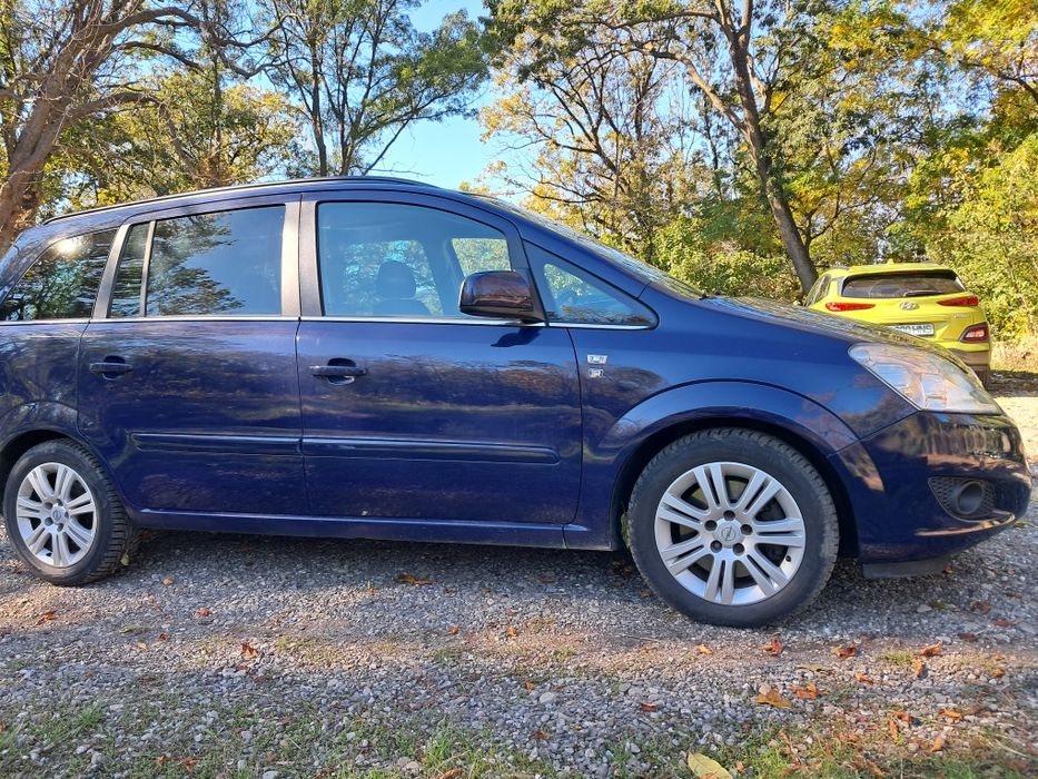 Opel Zafira B E5 eco flex 1,7DTR 125CP 2011. Urlati • OLX.ro
