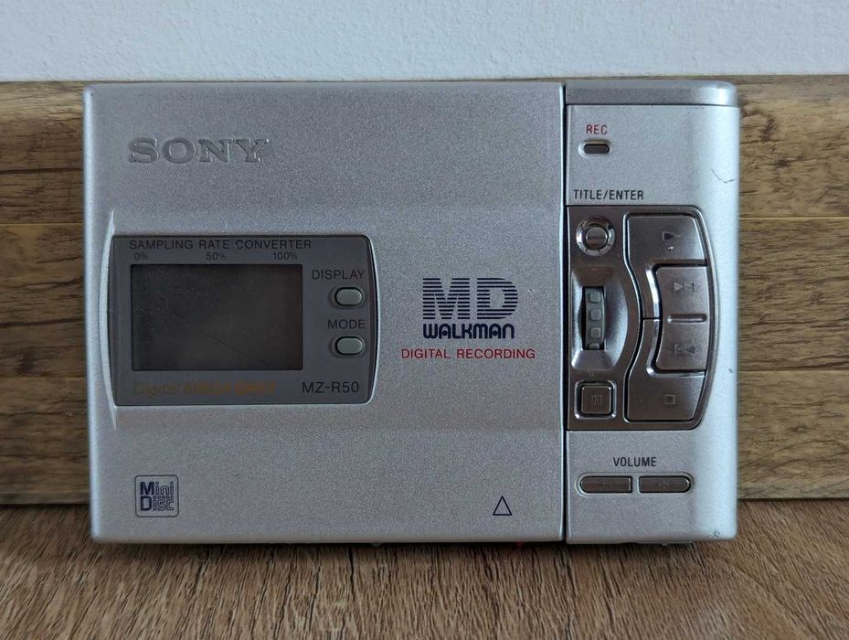 Sony MZ-R50 Mini Disc si casetofon Panasonic RQ SX25 tip Sony Walkman ...