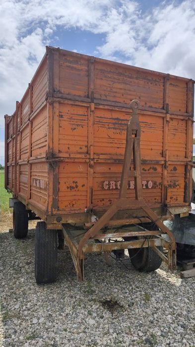 Remorca agricola basculabila trilateral Maierus • OLX.ro