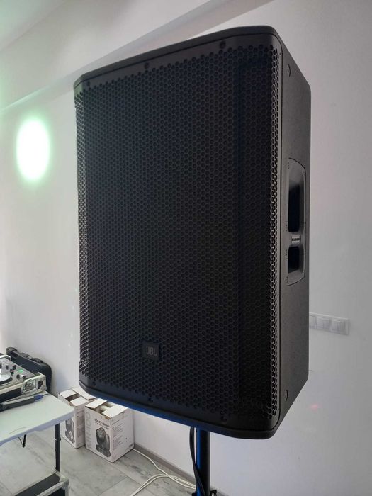 Vând boxe active JBL SRX 815P, amplificare Crown SUA - huse originale ...