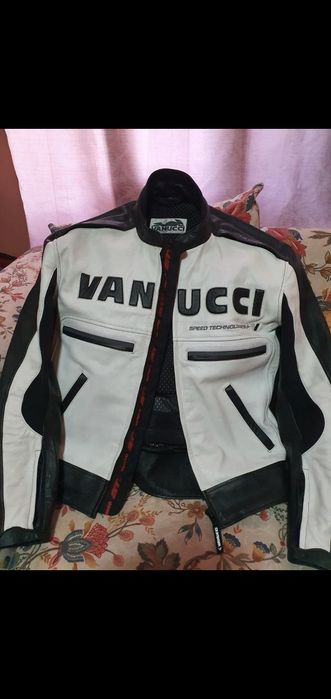 Costum moto și casca Varadia de Mures • OLX.ro