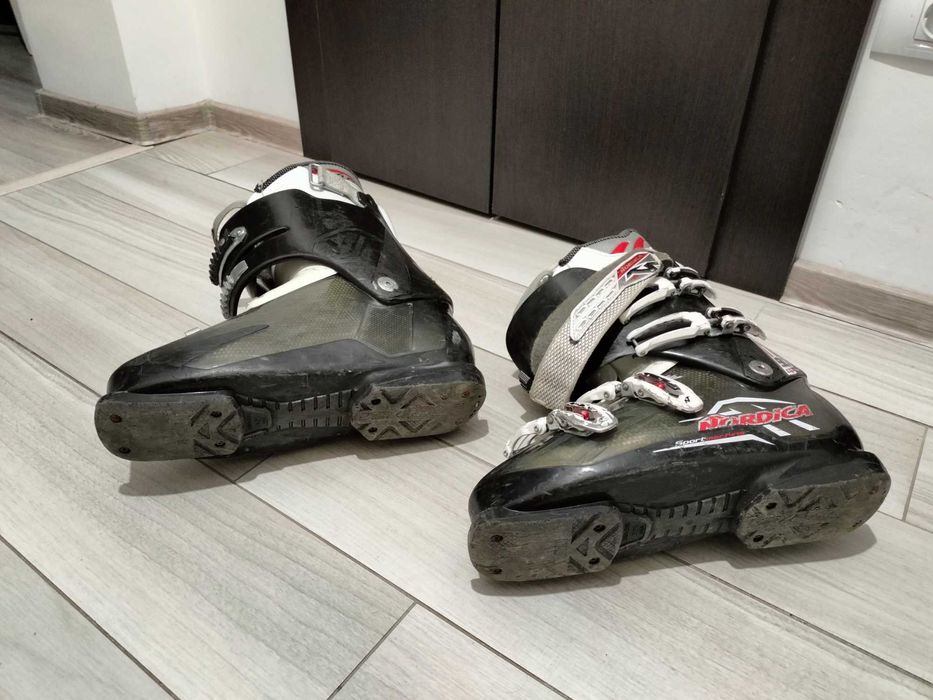 Clapari Nordica marime 42/43 Alba Iulia • OLX.ro