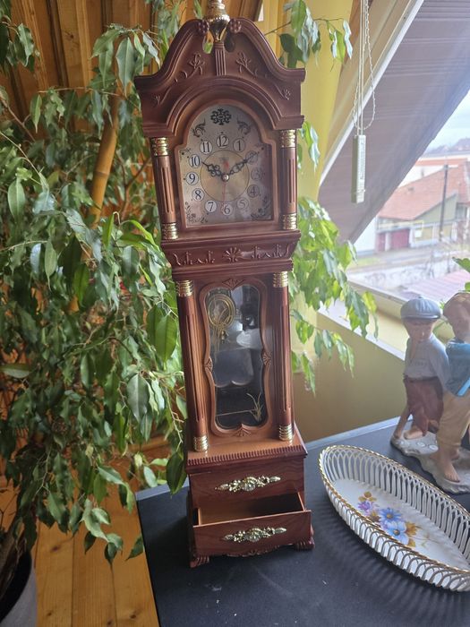 Ceas pendul Classic Clock Vintage Oradea • OLX.ro