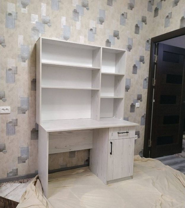 Новый стол письменный и книжные. Parta O'quv stoli va kitob javoni ...