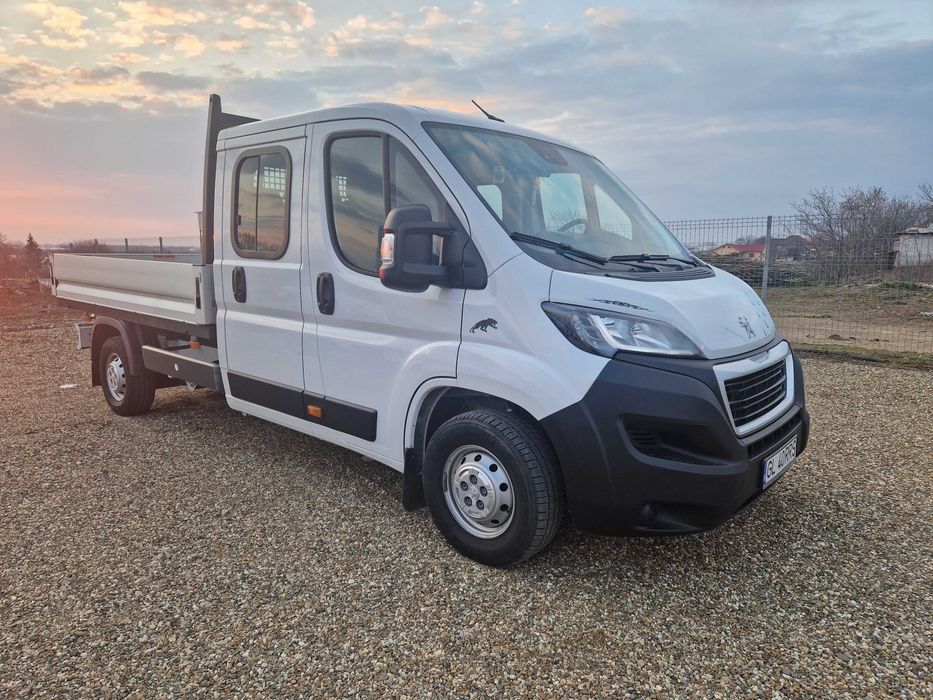 Peugeot Boxer cabină dublă Doka 7 locuri 12/2022 Tecuci • OLX.ro