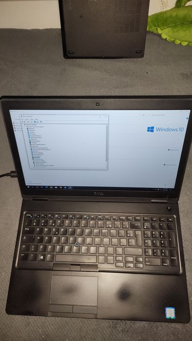 Laptop Dell Latitude 5590 i5 gen8 8 nuclee 16gb ram 2 ssd intel 620 6h Deva • OLX.ro
