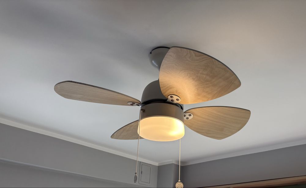 Vand lustra led 47w cu elice lemn rotative Bucuresti Sectorul 1 • OLX.ro