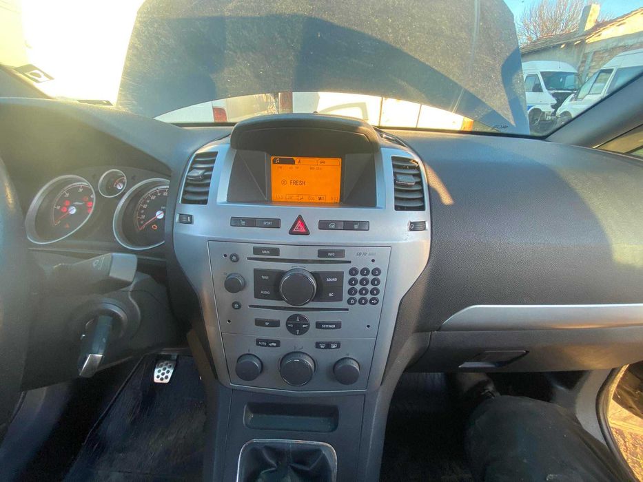 Opel zafira b 1.7 cdti facelift теглич кожа на части опел зафира б гр ...
