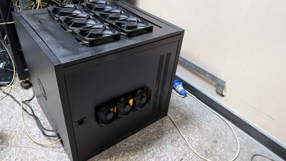 AI Rig / Mining rig complet - 12 sloturi PCIE miner crypto AI chat gpt ...