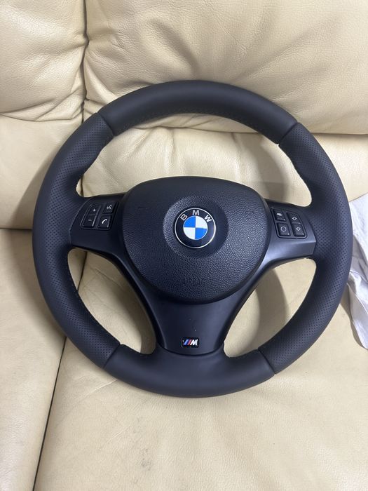 Volan M Pachet Bmw e90 e91 e92 e93 e87 e84 e81 e82 e88 Bucuresti Sectorul 3 • OLX.ro