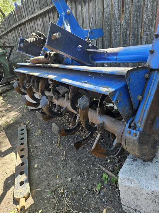 Freza de pământ iseki Cotorca • OLX.ro